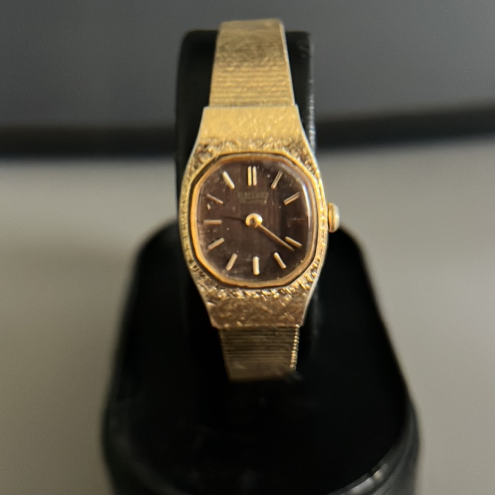 Seiko Quartz Gold Tone Vintage Ladies Watch - Gem